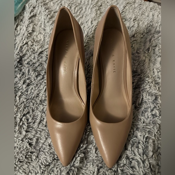 Kelly & Katie | Shoes | Misha Pumps Never Been Worn Kelly And Katie ...